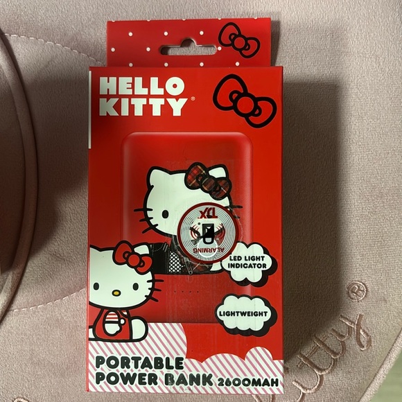 Hello Kitty | Cell Phones & Accessories | Hello Kitty Portable Charger ...